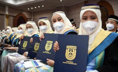 UBD Celebrates Graduates in 34th Convocation Ceremony - Universiti ...