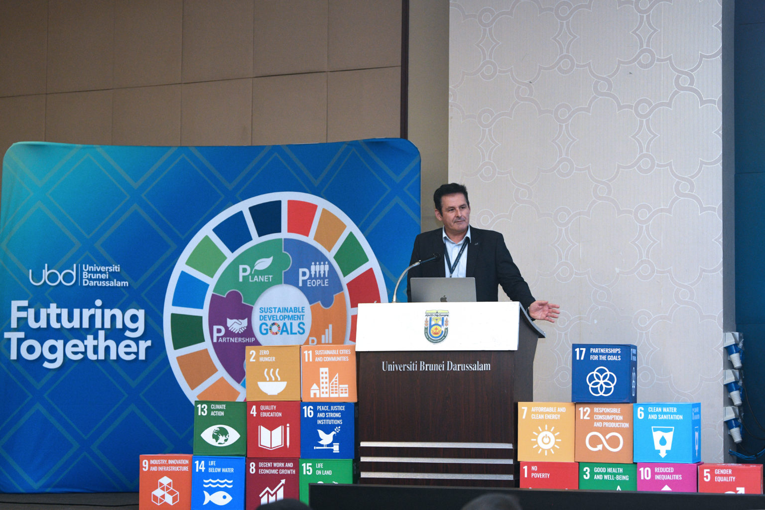 UBD Advances Sustainability with Stakeholder Engagement, Electric Vehicle Donation - Universiti ...