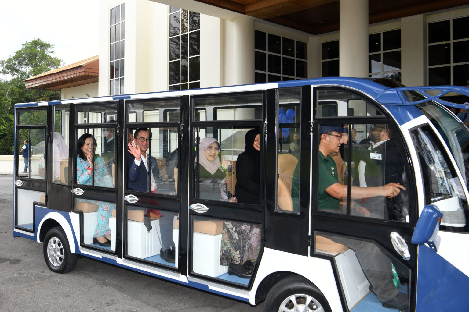 UBD Advances Sustainability with Stakeholder Engagement, Electric Vehicle Donation - Universiti ...